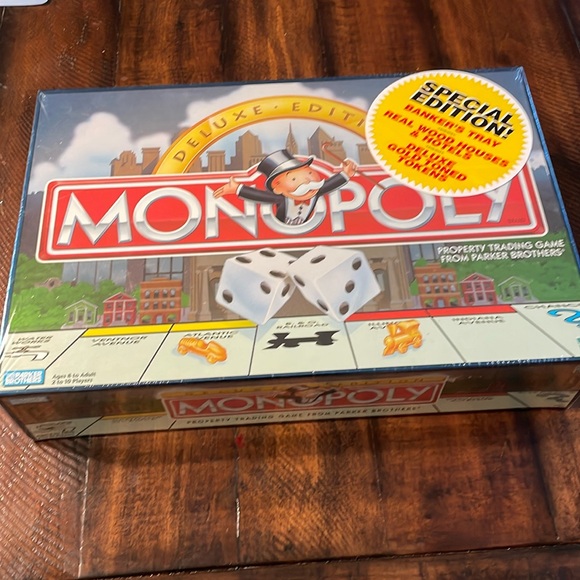 Parker Brothers Monopoly | Games | Nwt Deluxe Edition Monopoly In ...